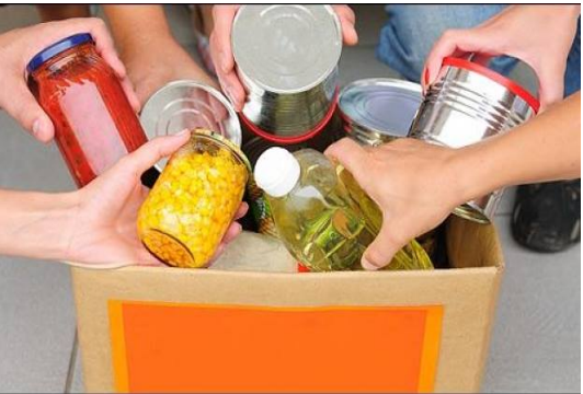 ΣΥΓΚΕΝΤΡΩΣΗ ΤΡΟΦΙΜΩΝ για οικογένειες του νησιού από τον Ελληνικό Ερυθρό ...