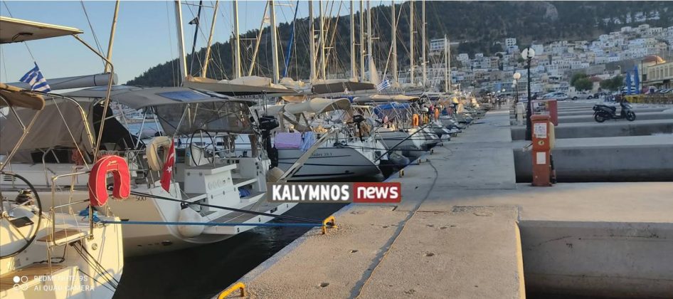 Γέμισε η νέα παραλιακή του λιμένα Καλύμνου από σκάφη αναψυχής μετά το ...