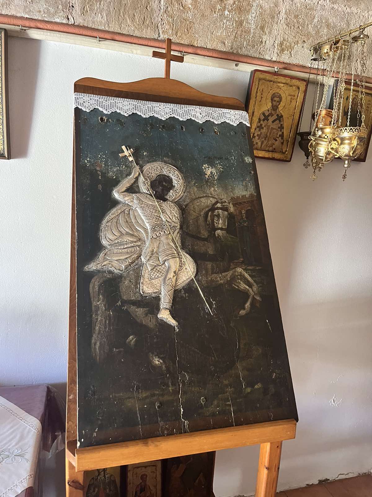 Κυριακή 23/04/2023 Όρθρος και Θεία λειτουργία στο ιερό εξωκλήσιο του ...